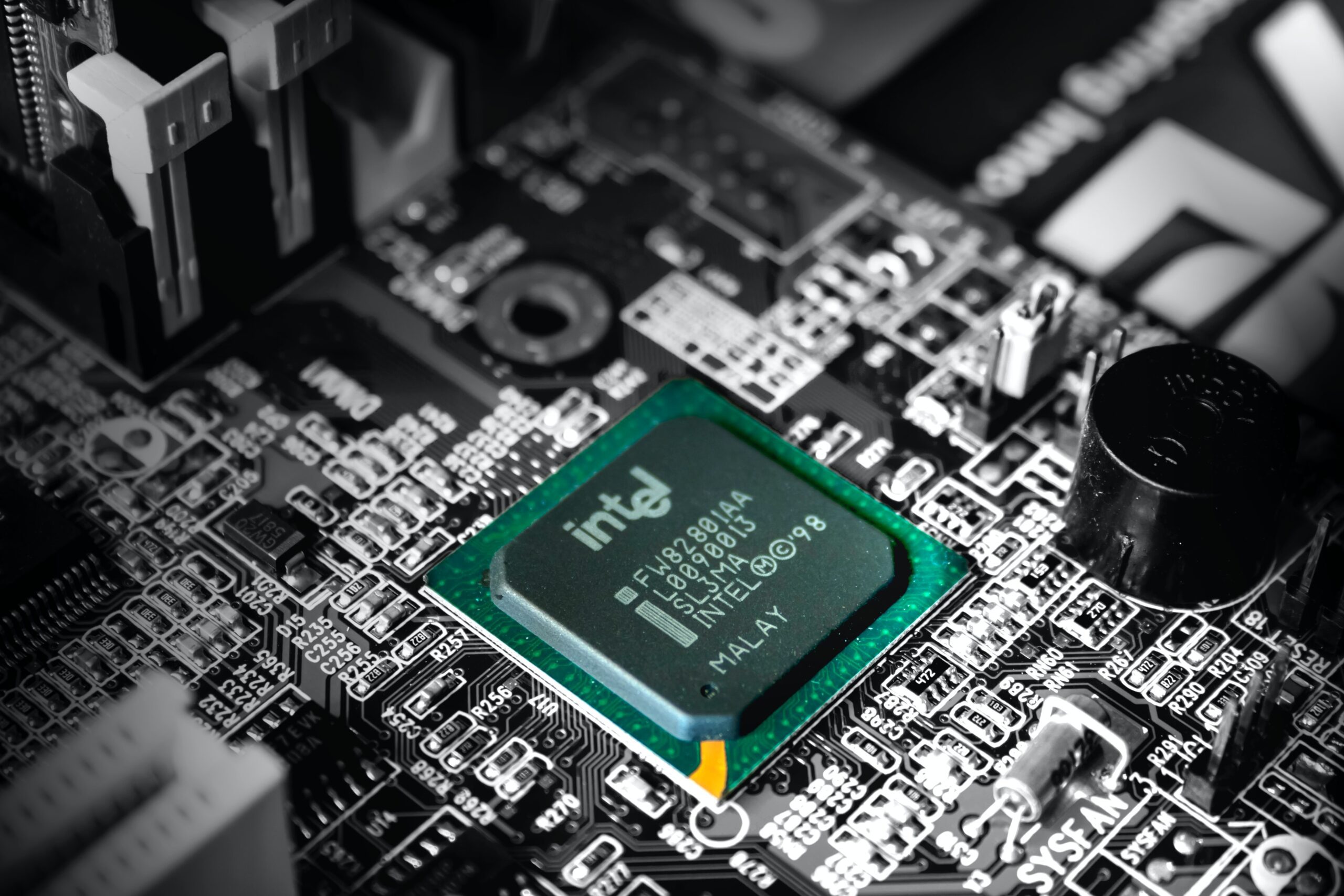 Why the Switch from Intel to ARM Processors? - JumpCloud